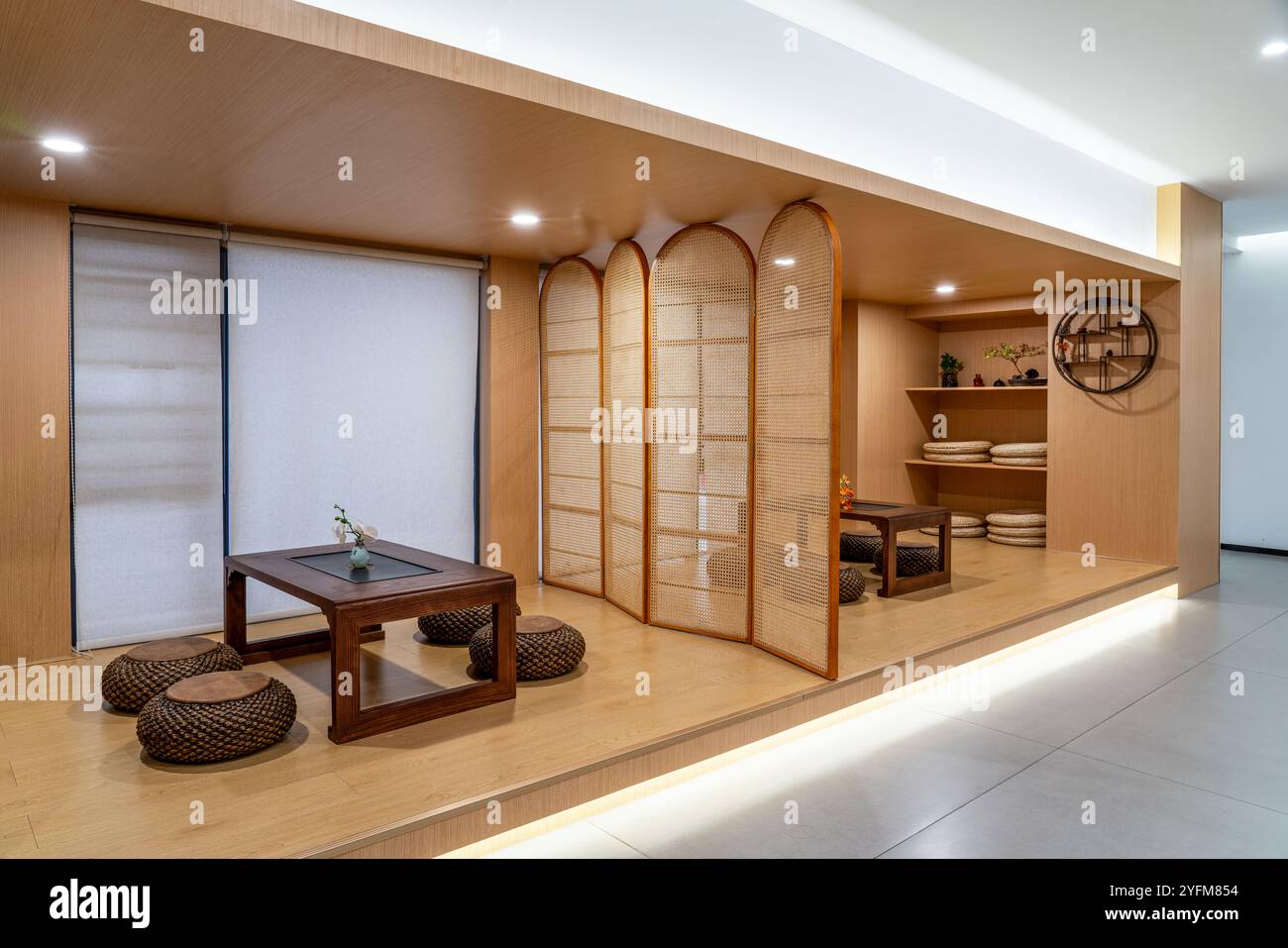 Japanese space elevator hi-res stock photography and images - Alamy