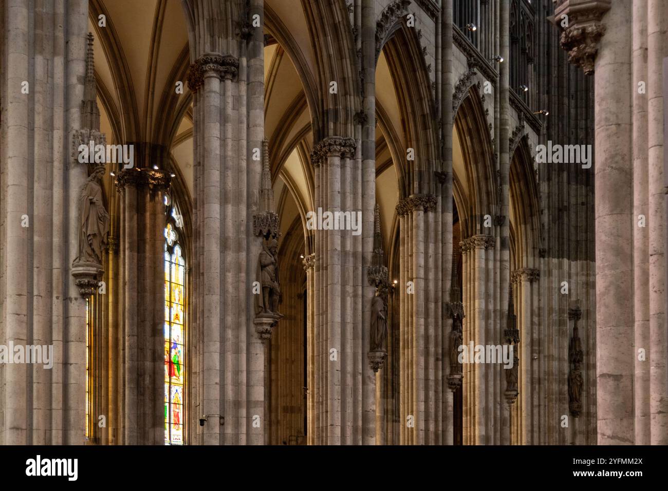 Cologne cathedral interior hi-res stock photography and images - Alamy