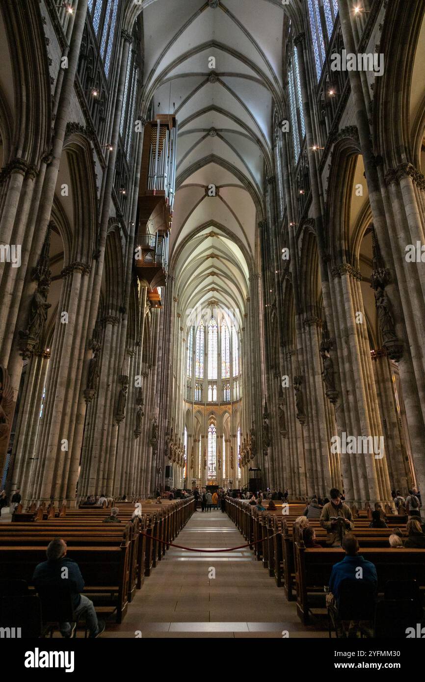 Cologne cathedral interior hi-res stock photography and images - Alamy