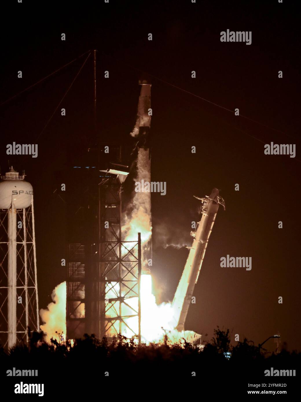 Kennedy Space Center, Florida, USA. 4th November, 2024. A SpaceX Falcon ...