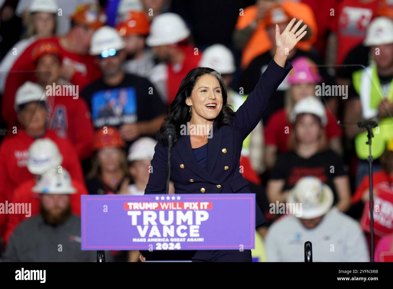 Tulsi Gabbard arrives before Republican presidential nominee former ...
