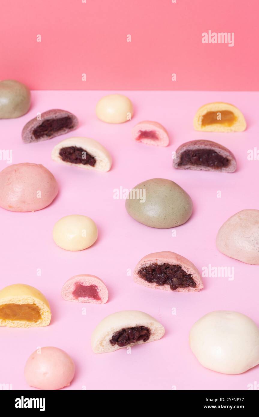 Cute bun plating with visible sediment Stock Photo - Alamy