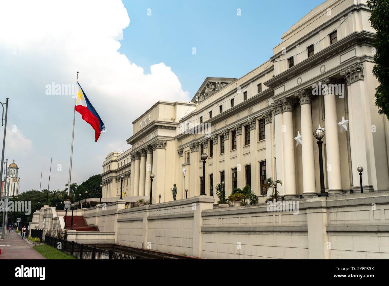 The exterior of the National Museum of Philippine Fine Arts in Manila ...