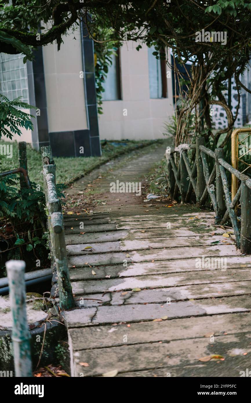 Vintage backyard setting hi-res stock photography and images - Alamy