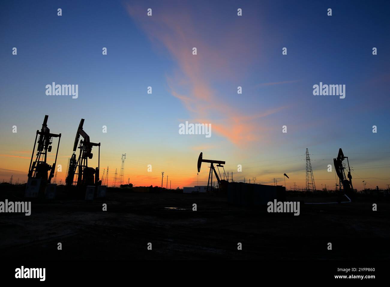 Machine rocking extraction oil hi-res stock photography and images - Alamy