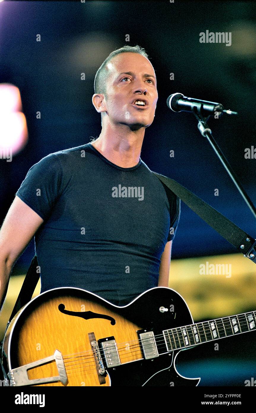 Raf italian singer 2001 hi-res stock photography and images - Alamy