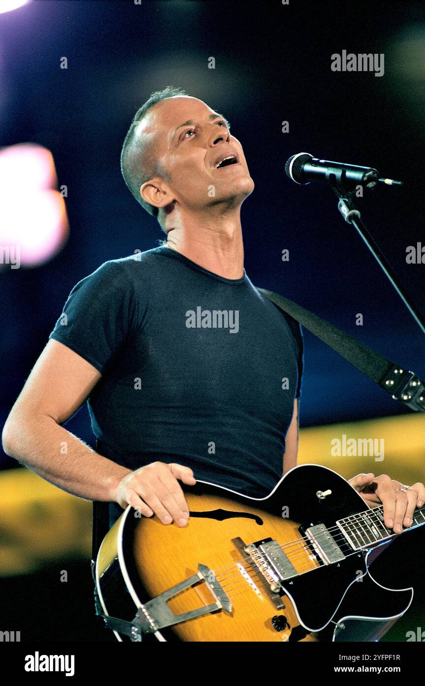 Verona 08/09/2001 : Raf,Italian singer,during the television show ...