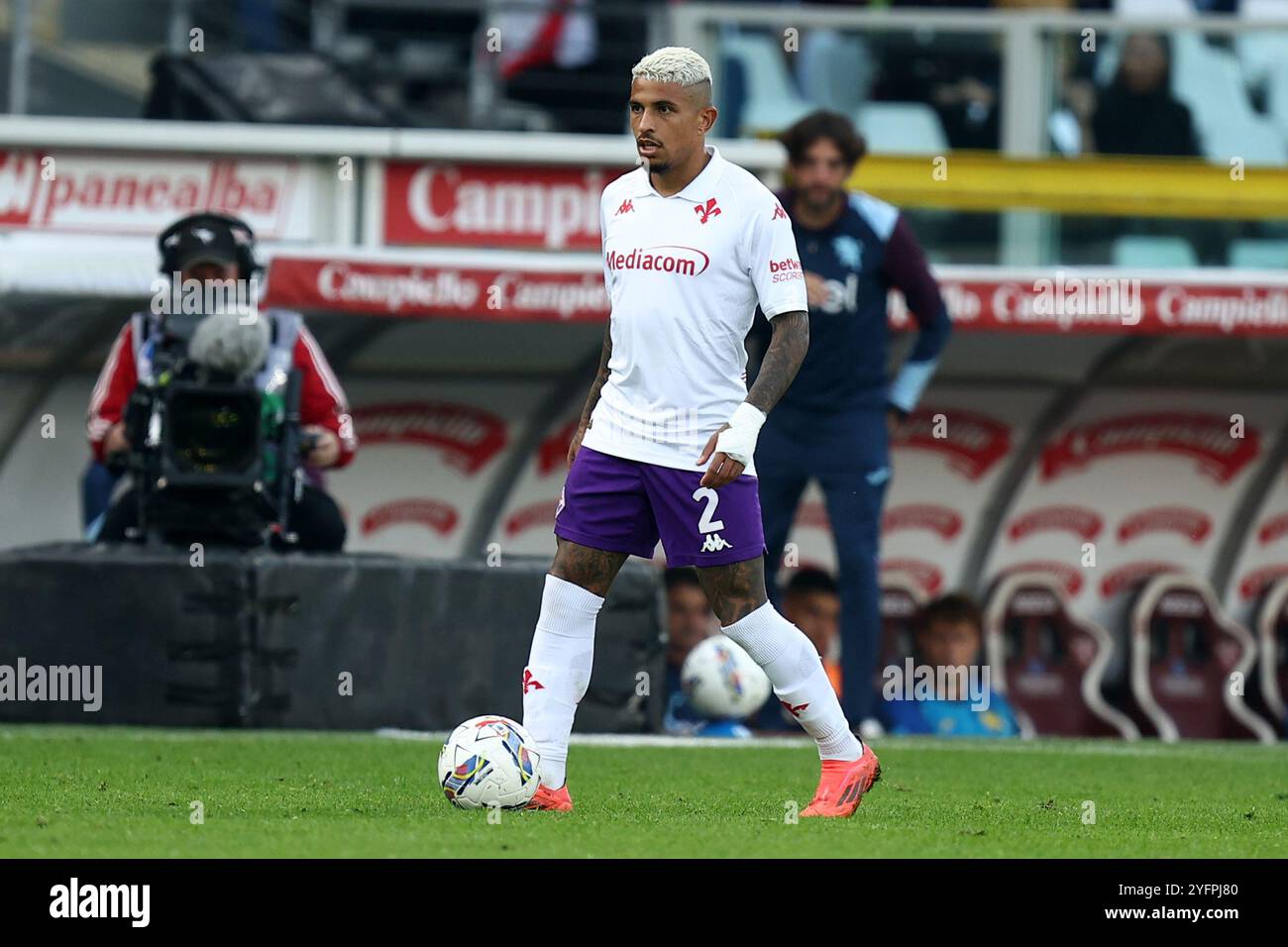 Dodo Domilson Cordeiro of Acf Fiorentina in action during the Serie A ...