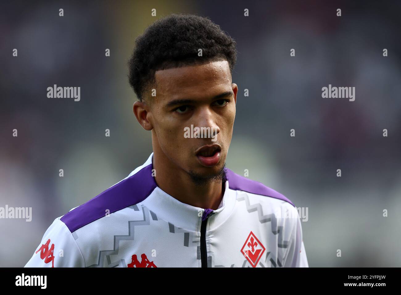Amir Richardson of Acf Fiorentina during warm up before the Serie A ...