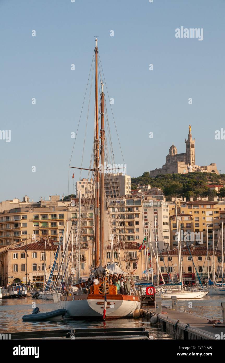 Aperitif time on a luxury sailboat in the Vieux Port of Marseille Stock ...