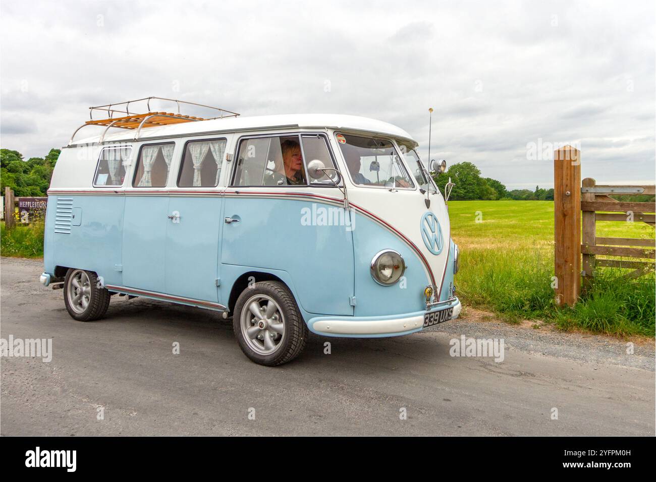 Hippe bus hi-res stock photography and images - Alamy