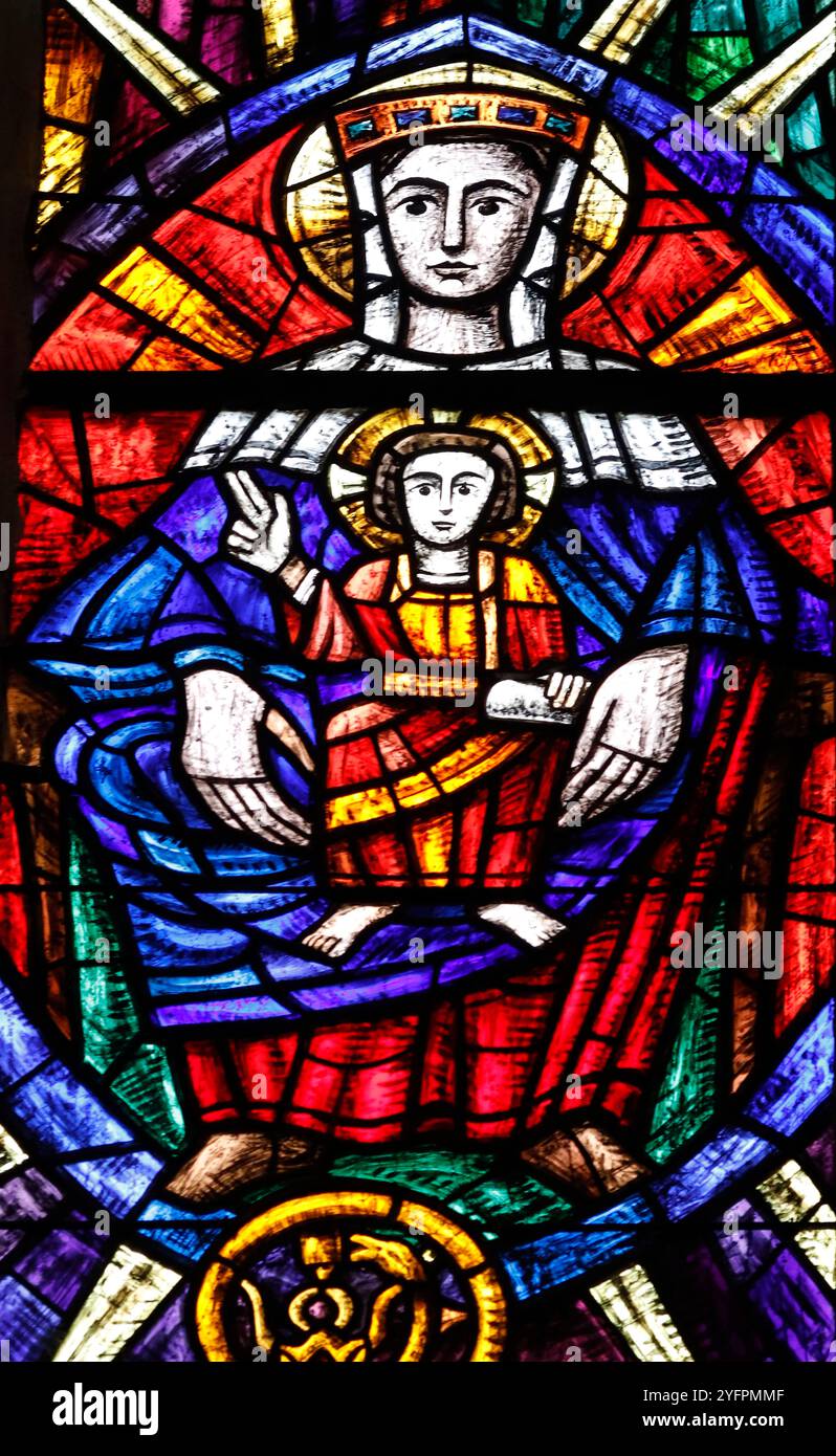 Vienna austria stained glass window hi-res stock photography and images ...