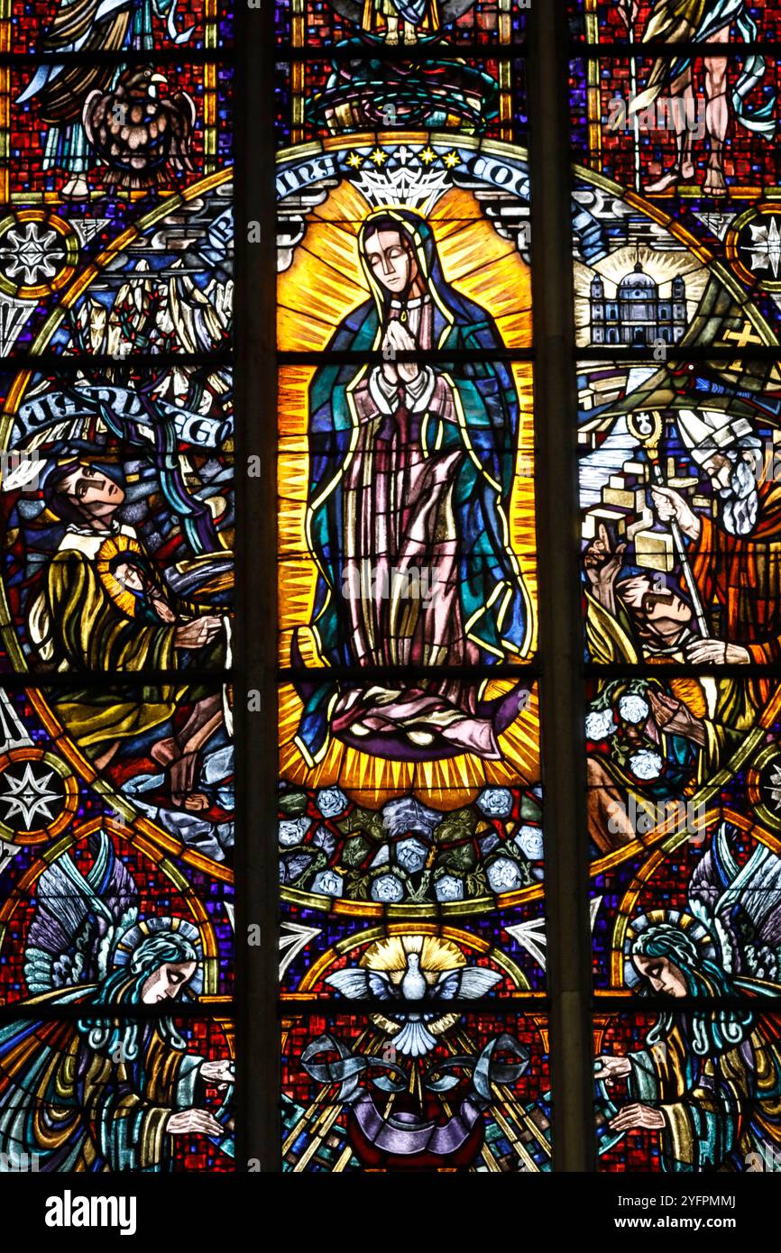 Vienna austria stained glass window hi-res stock photography and images ...