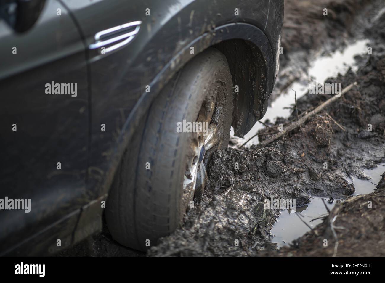Bogged down in mud hi-res stock photography and images - Alamy