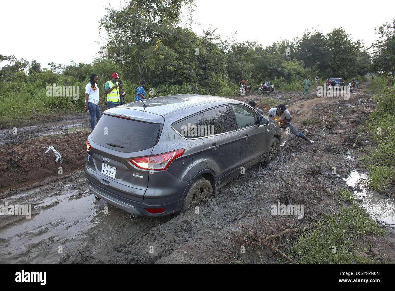 Rescuing a person hi-res stock photography and images - Alamy