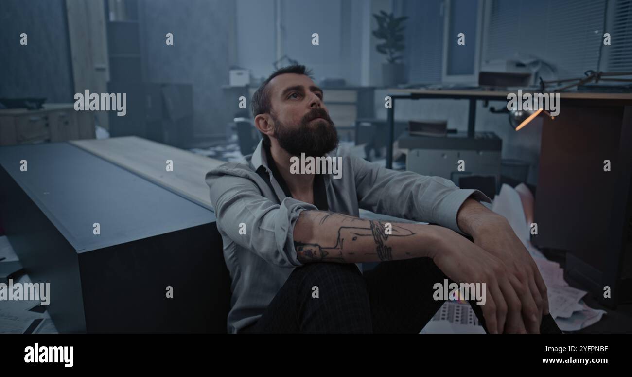 Man frustrated after receiving hi-res stock photography and images - Alamy