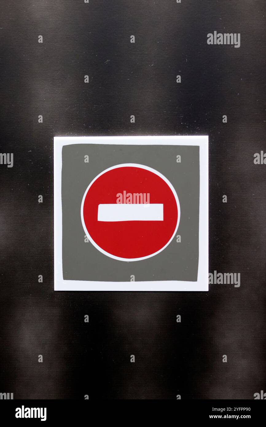 No entry sign on glass shop door. France Stock Photo - Alamy
