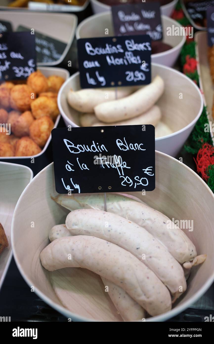 Luxury grocery store. Cooked meals. France Stock Photo - Alamy