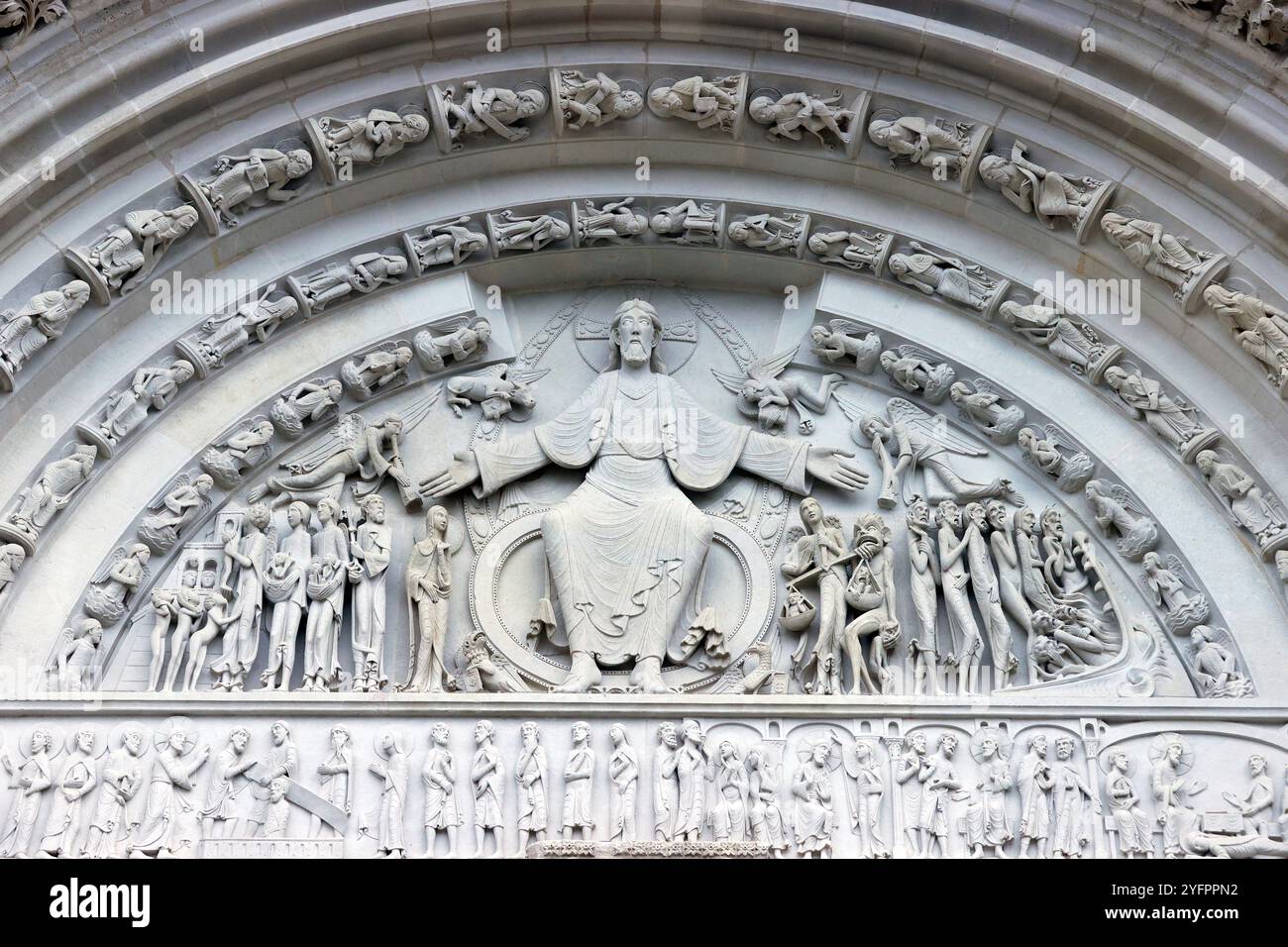 Vezelay abbey tympanum hi-res stock photography and images - Alamy