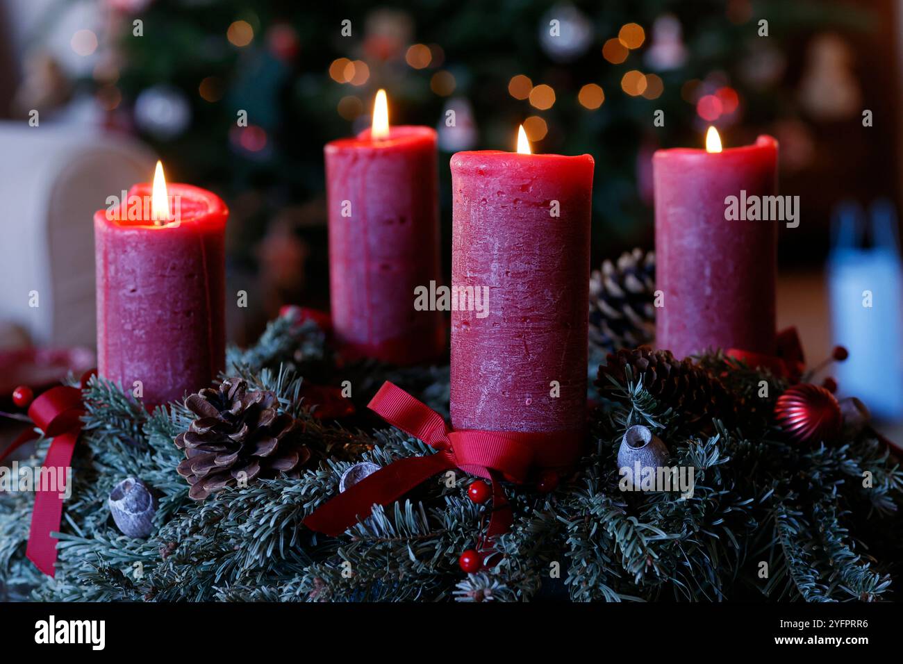 Advent wreath church hi-res stock photography and images - Alamy
