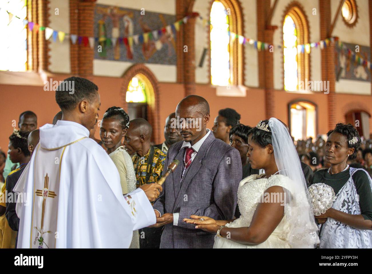 Catholic wedding africa hi-res stock photography and images - Alamy