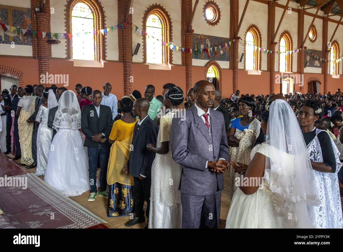 Weddings in Kabagayi cathedral, Rwanda Stock Photo - Alamy