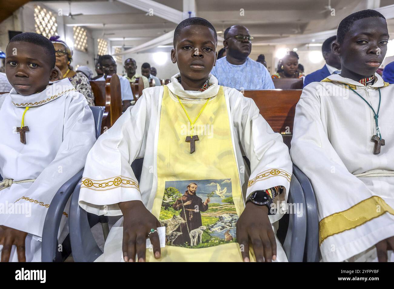 Mass in St Anthony’s catholic church, Hanoukope, Lome, Togo Stock Photo ...