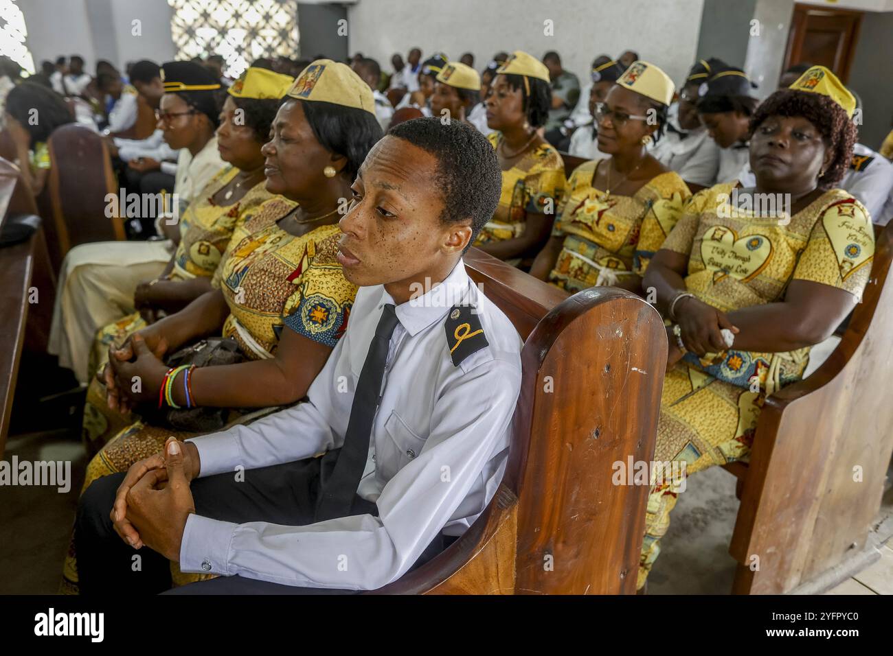 Mass in St Anthony’s catholic church, Hanoukope, Lome, Togo Stock Photo ...