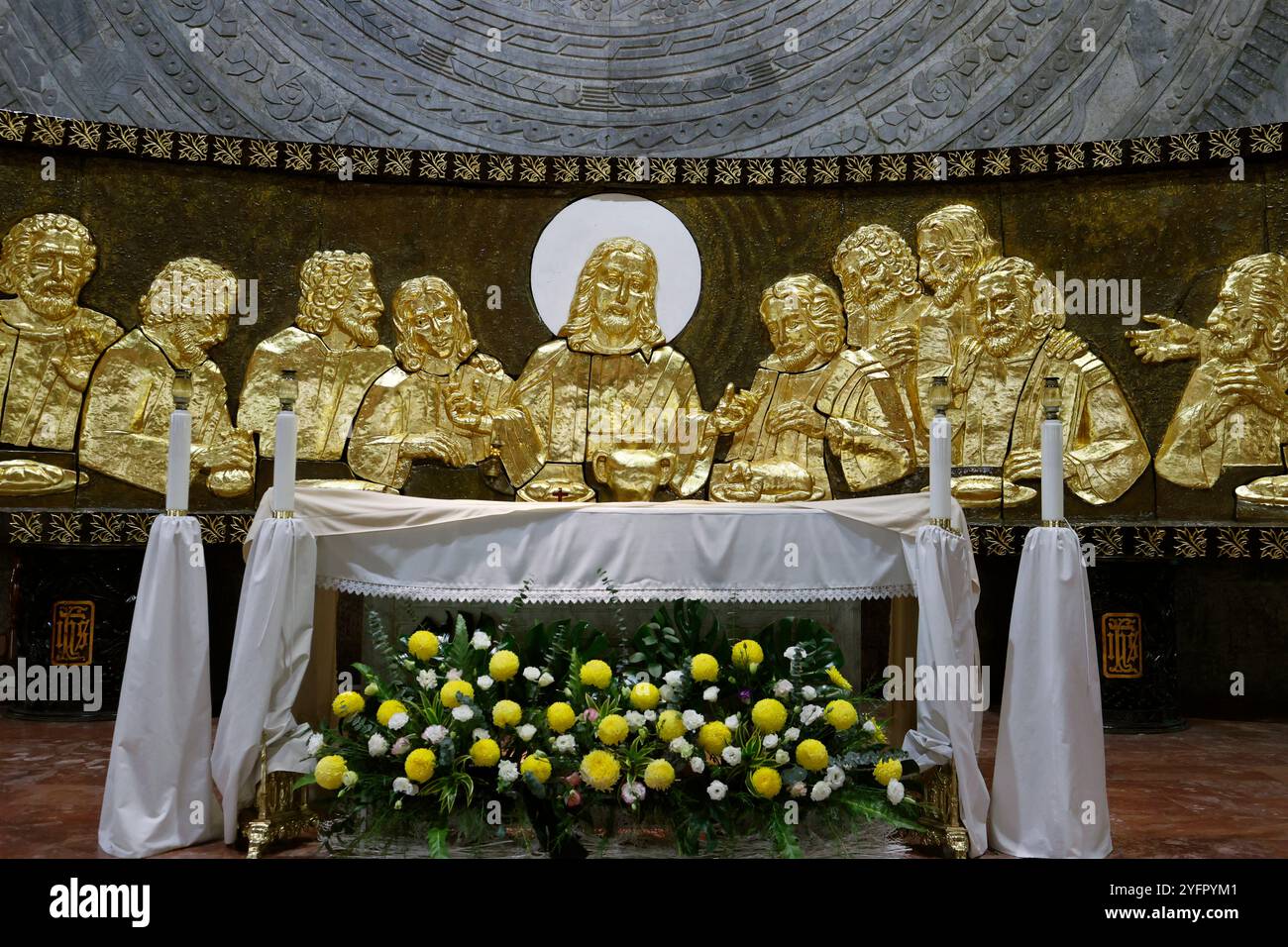 Tan Hoa Church. Jesus offering communion to His Apostles at the Last ...