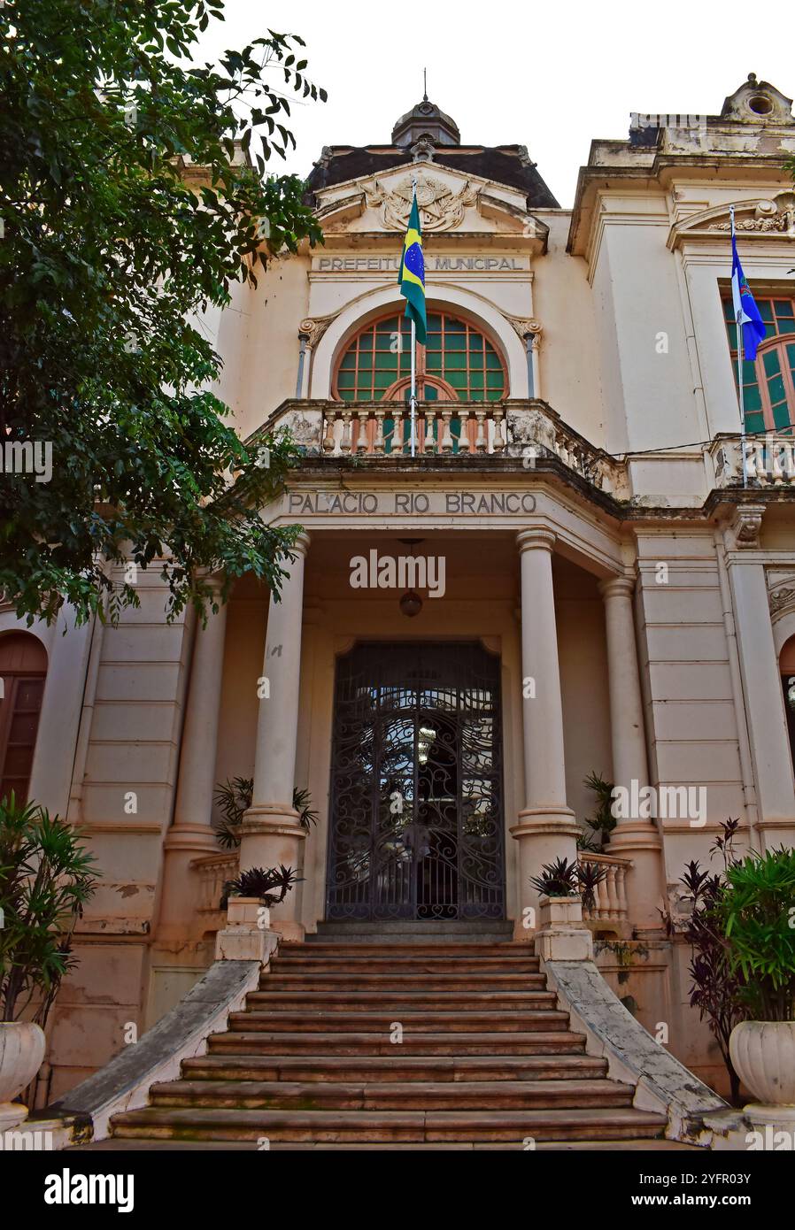 Rio city hall hi-res stock photography and images - Alamy