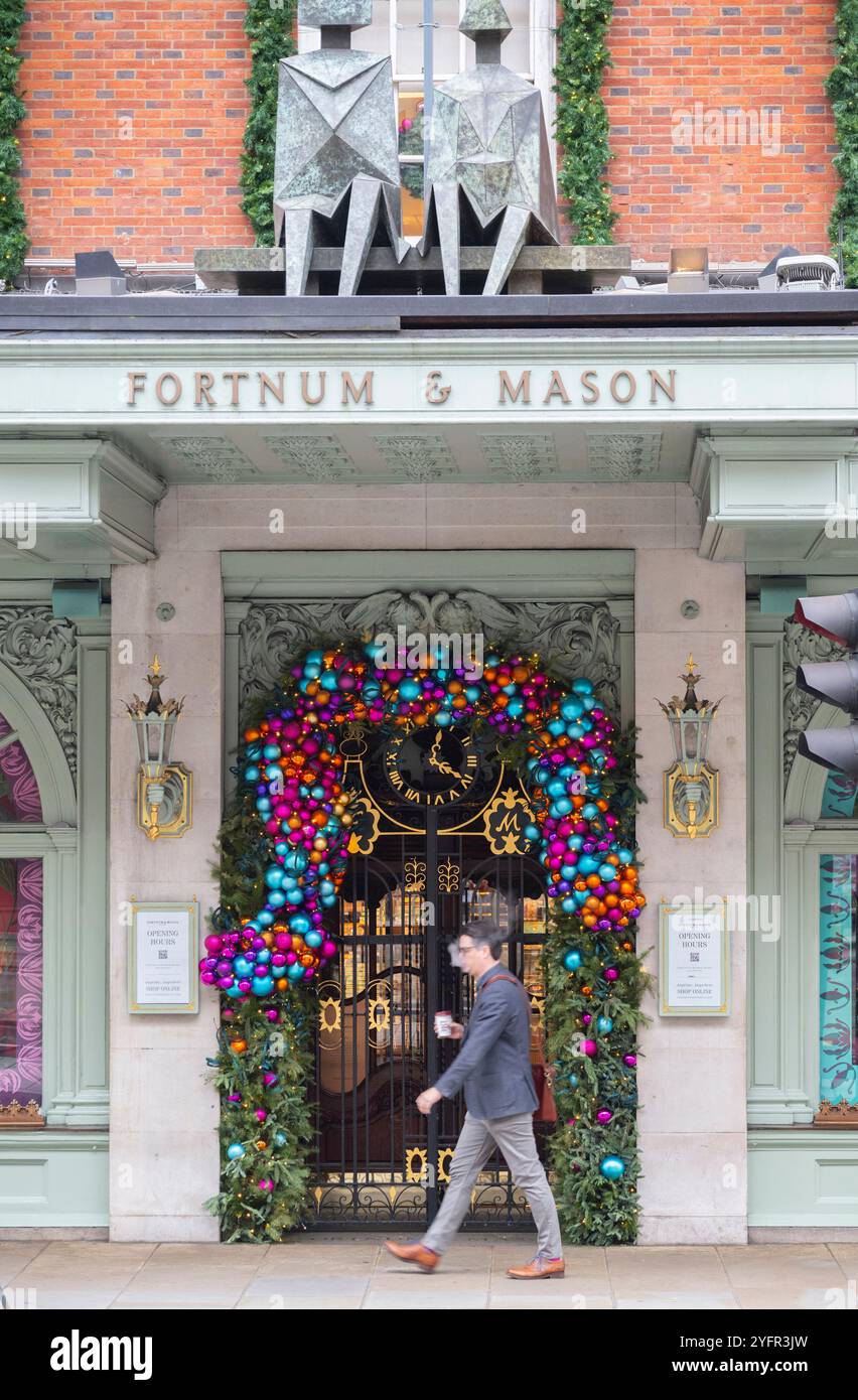 Fortnum & Mason, Piccadilly, London, UK. 5th Nov, 2024. Colourful ...