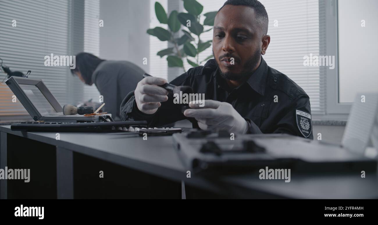 Finding crime scene evidence hi-res stock photography and images - Alamy