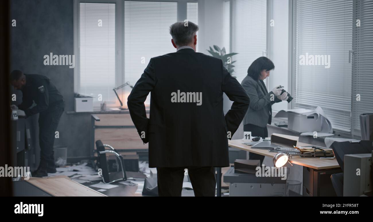 Medium view crime scene hi-res stock photography and images - Alamy