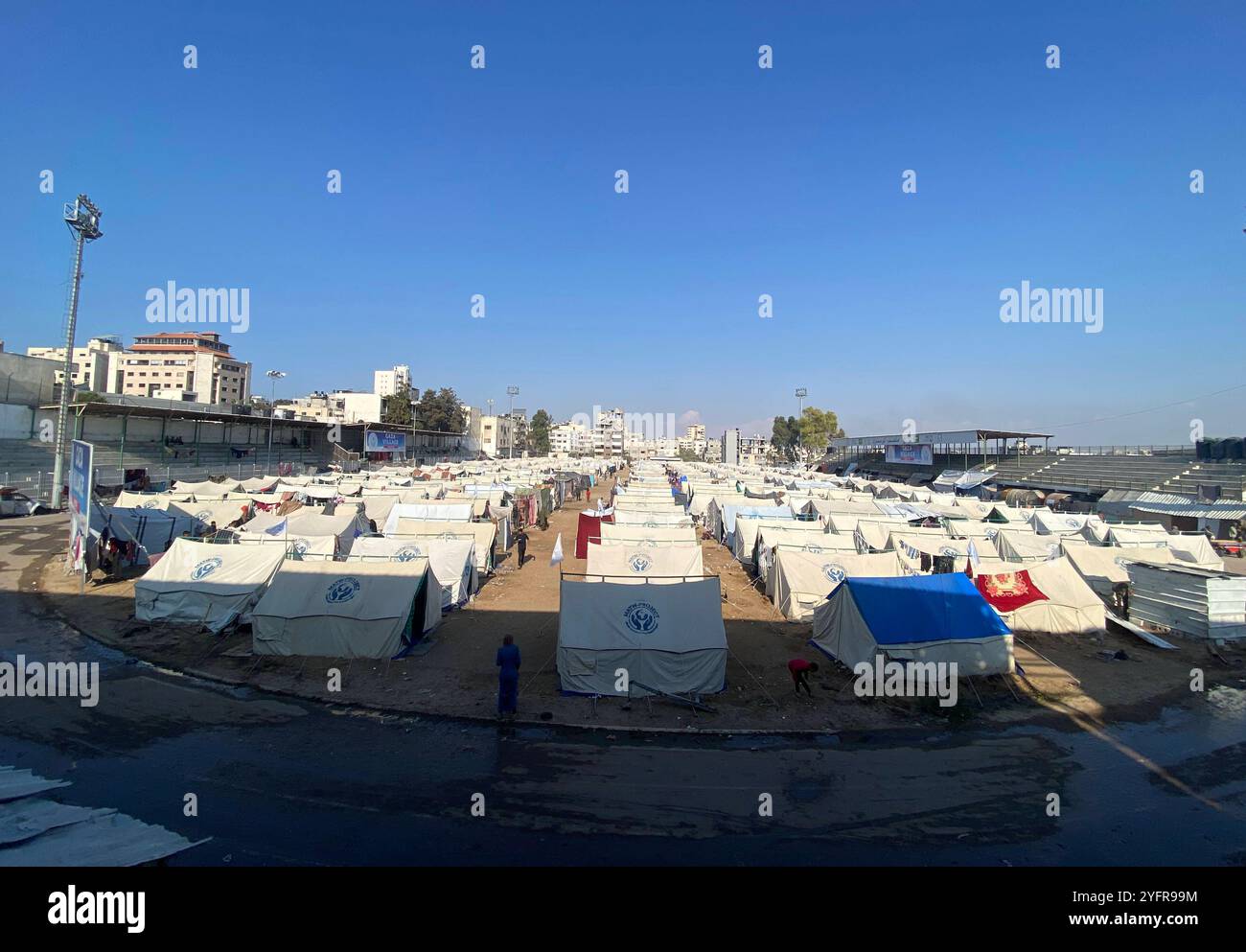 Displaced Palestinians who fled Israeli army operations in the northern ...