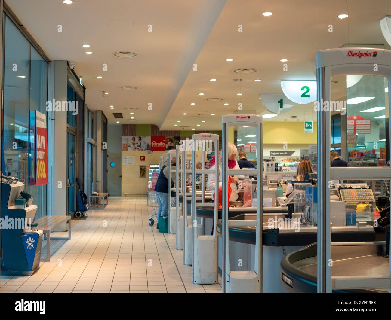 Checkout line queue cashier customers hi-res stock photography and ...