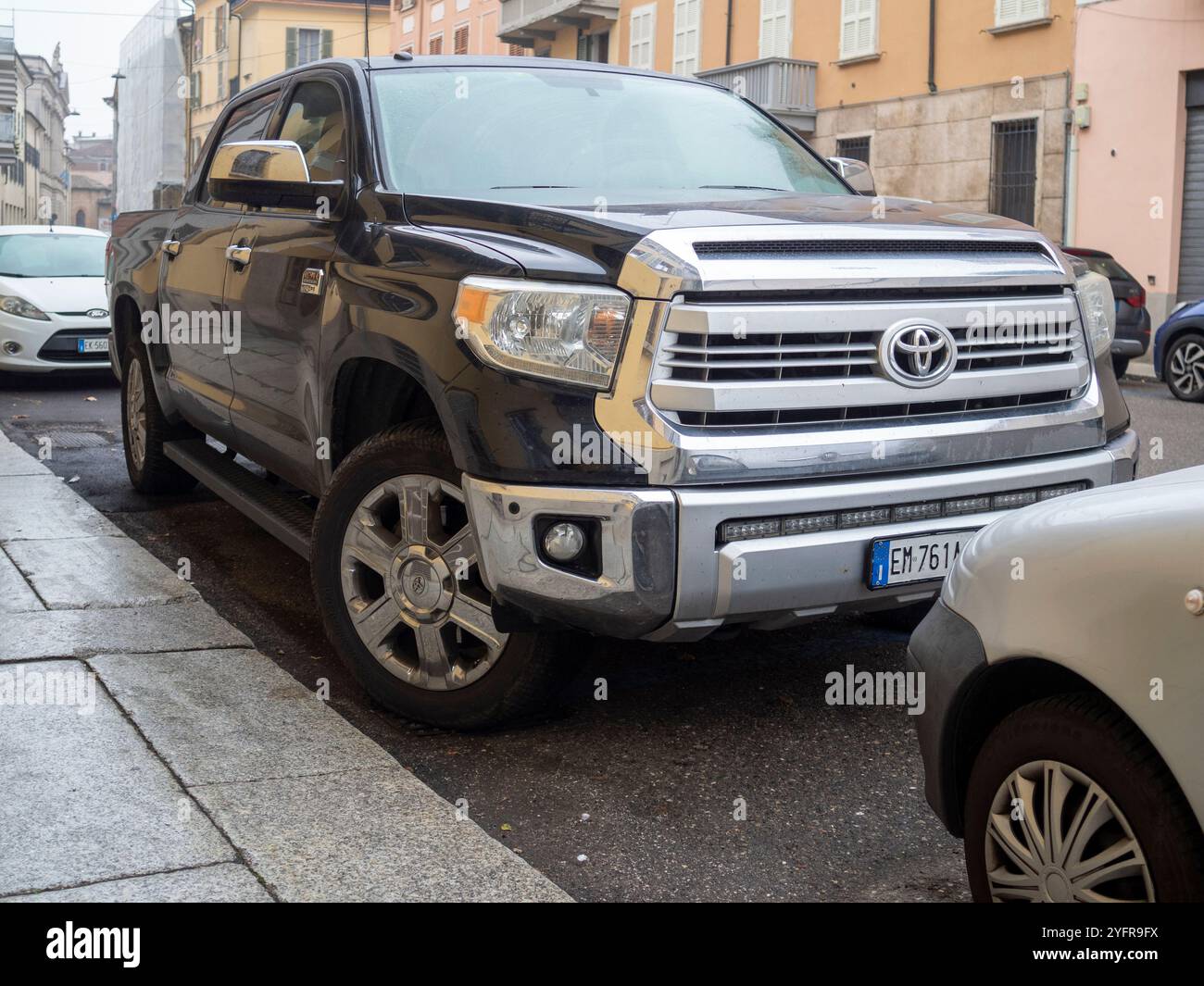 City truck street parked grill vehicle hi-res stock photography and ...