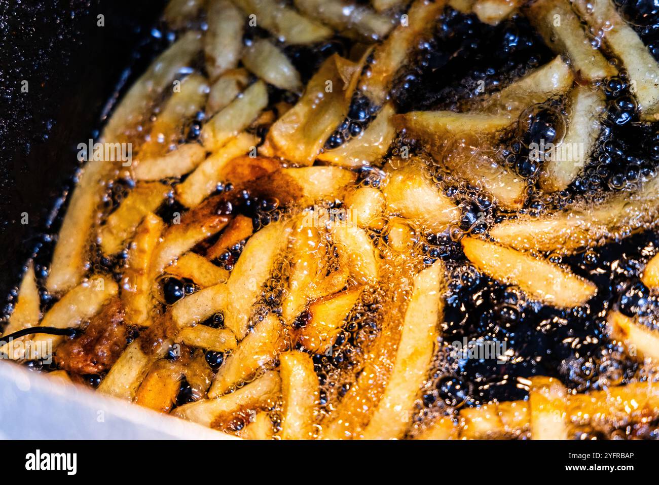 Chip frying moment hi-res stock photography and images - Alamy