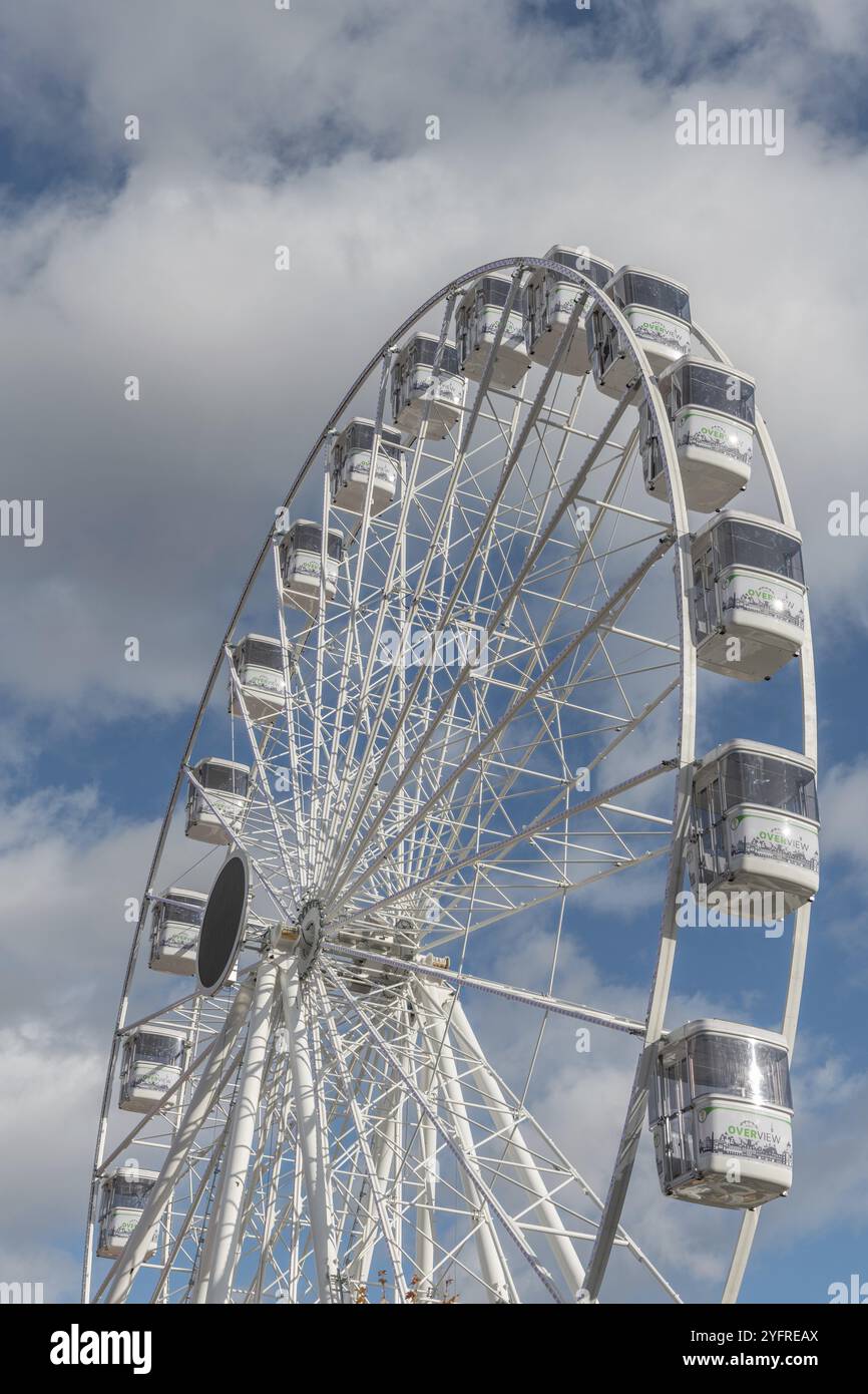 The solar-powered Ferris wheel at the Colmar Christmas market in 2022 ...