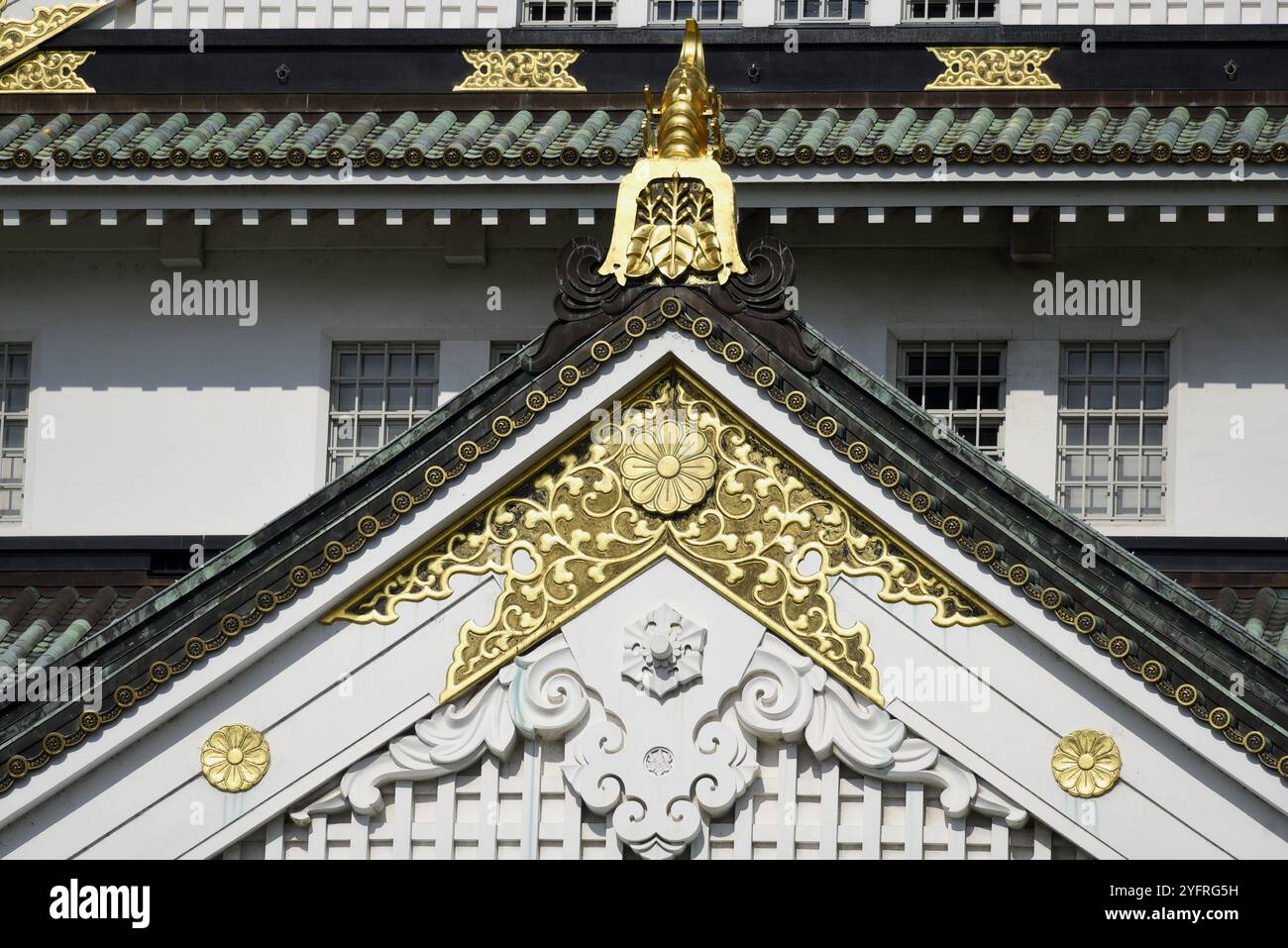 Architectural detail on the facade of the Tenshu (Donjon) of Ōsaka-jō ...