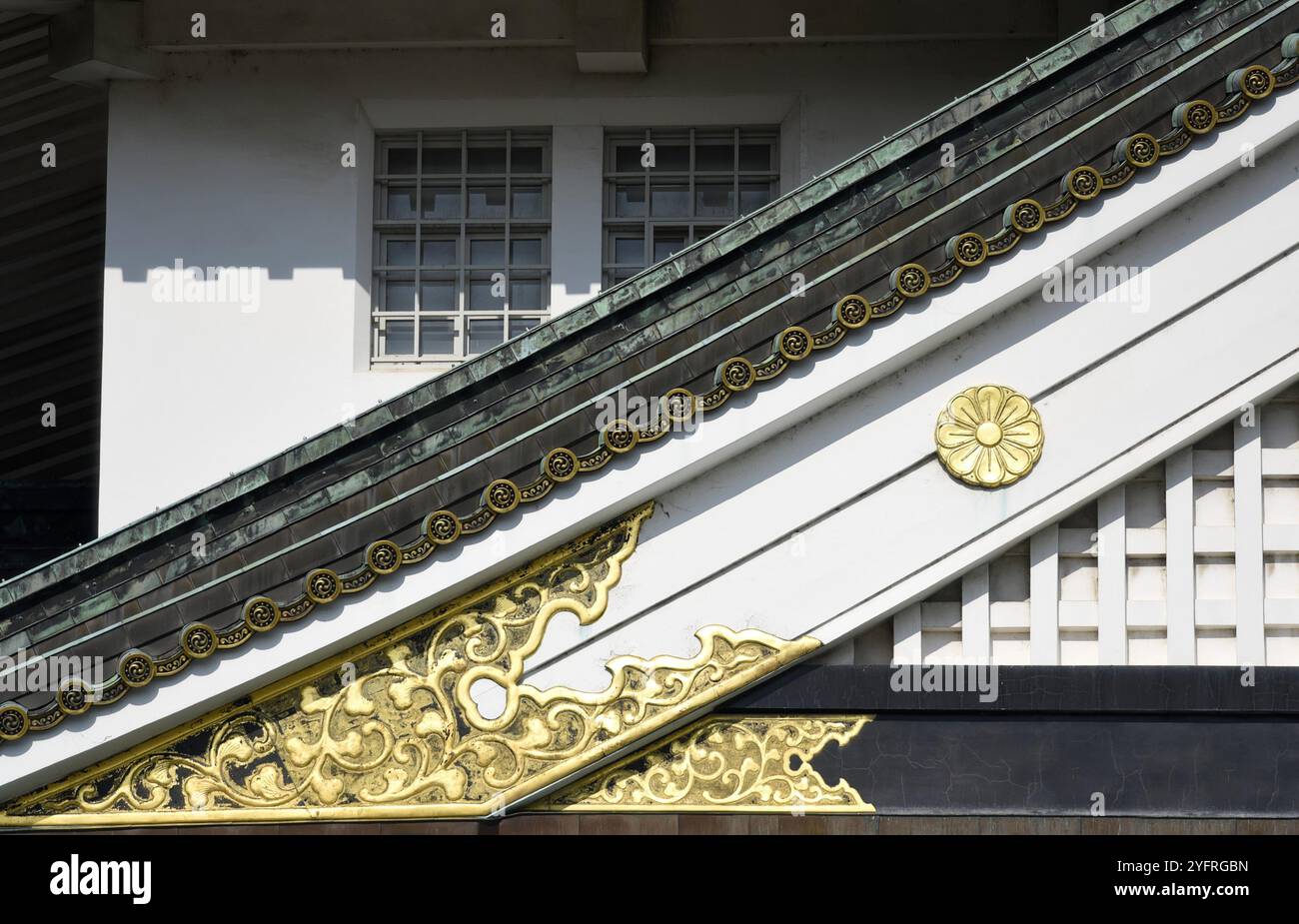 Architectural detail on the facade of the Tenshu (Donjon) of Ōsaka-jō ...