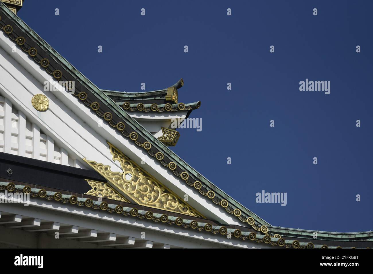 Architectural detail on the facade of the Tenshu (Donjon) of Ōsaka-jō ...