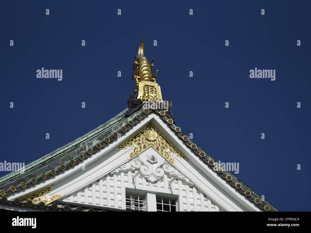 Architectural detail on the facade of the Tenshu (Donjon) of Ōsaka-jō ...