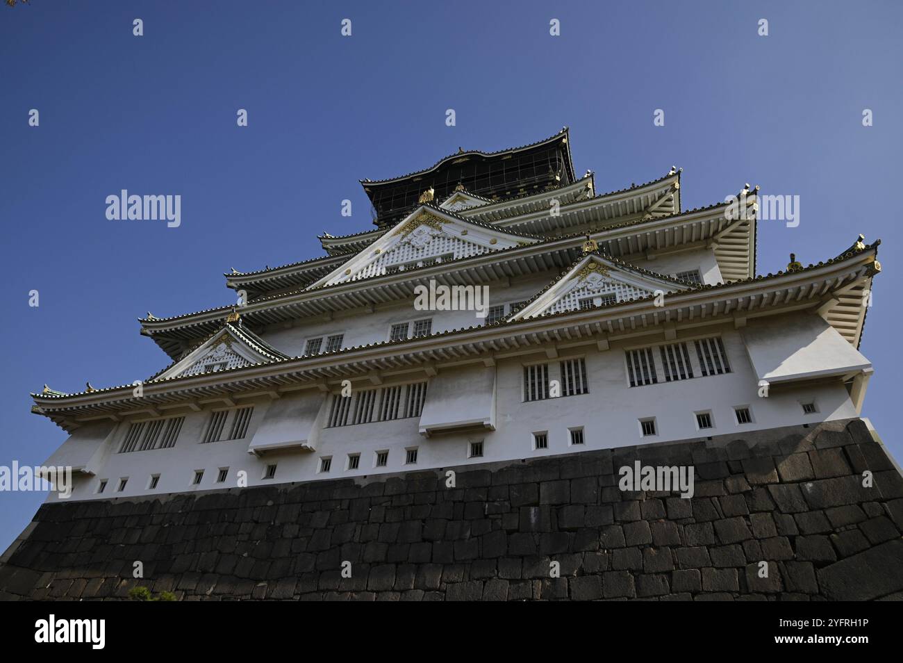 Landscape with scenic Tenshu (Donjon) view of Ōsaka-jō one of Japan's ...