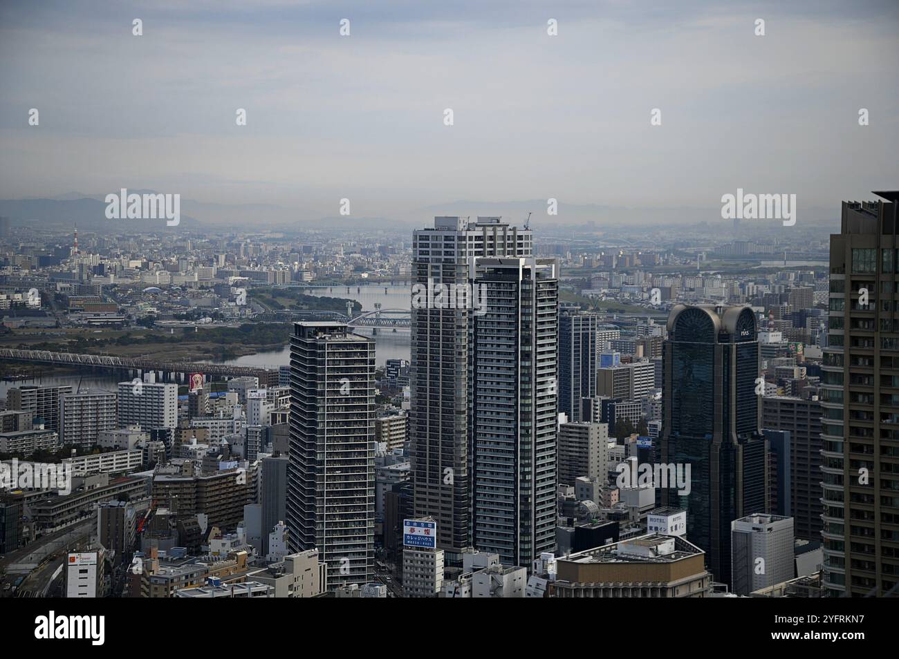 Panoramic view of Osaka as seen from the "Floating Garden Observatory ...