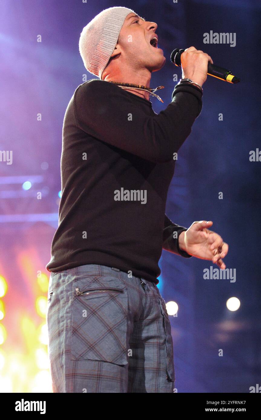 Raf italian singer 2004 hi-res stock photography and images - Alamy