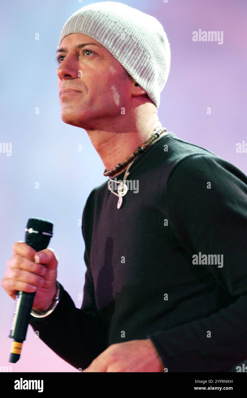 Raf italian singer 2004 hi-res stock photography and images - Alamy