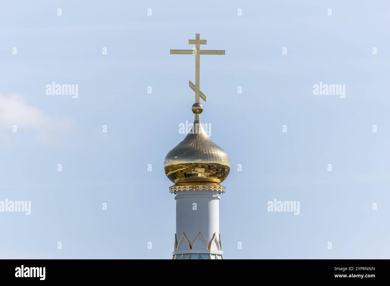 Traditional russian churches hi-res stock photography and images - Alamy