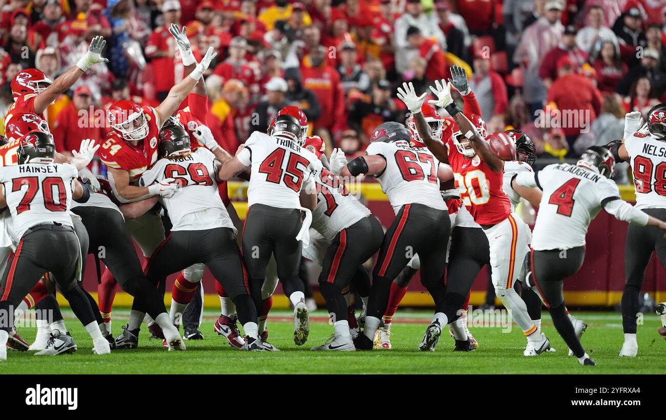 Kansas City Chiefs safety Justin Reid (20) comes close to blocking an ...