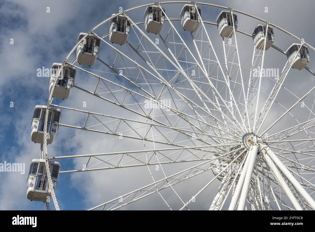 The solar-powered Ferris wheel at the Colmar Christmas market in 2022 ...