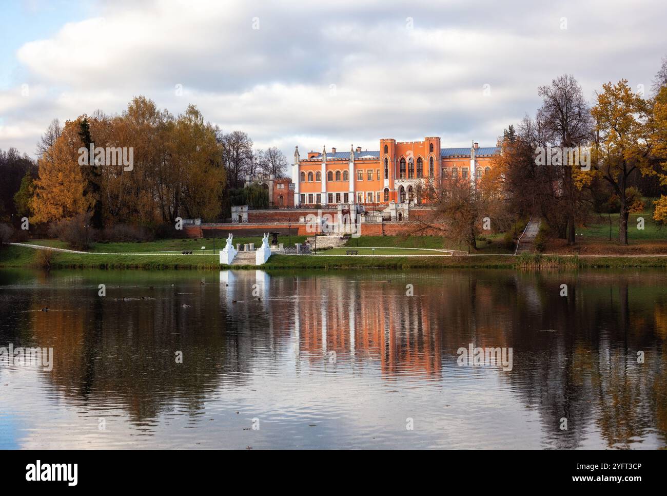 Old stone estate on shore hi-res stock photography and images - Alamy